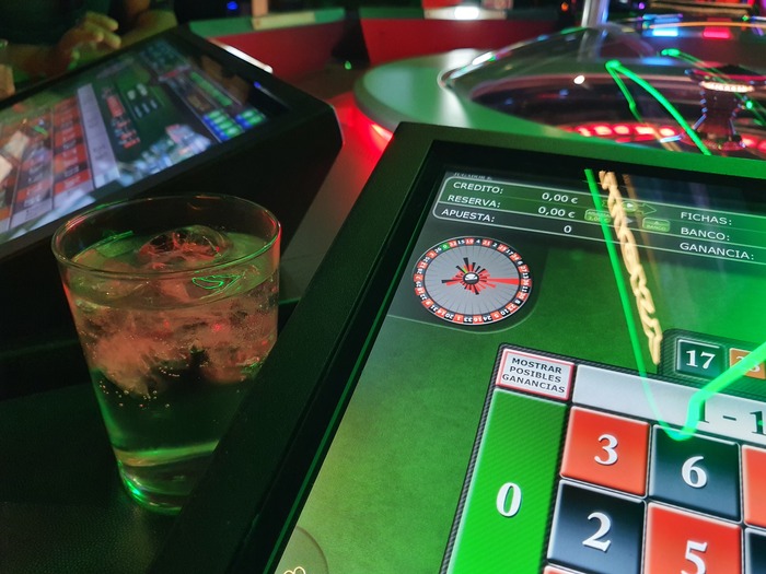 MI EXPERIENCIA EN UN CASINO: COMO GENERAN ADICCIÓN NARCISISTAS, TLP Y JUEGOS DE AZAR